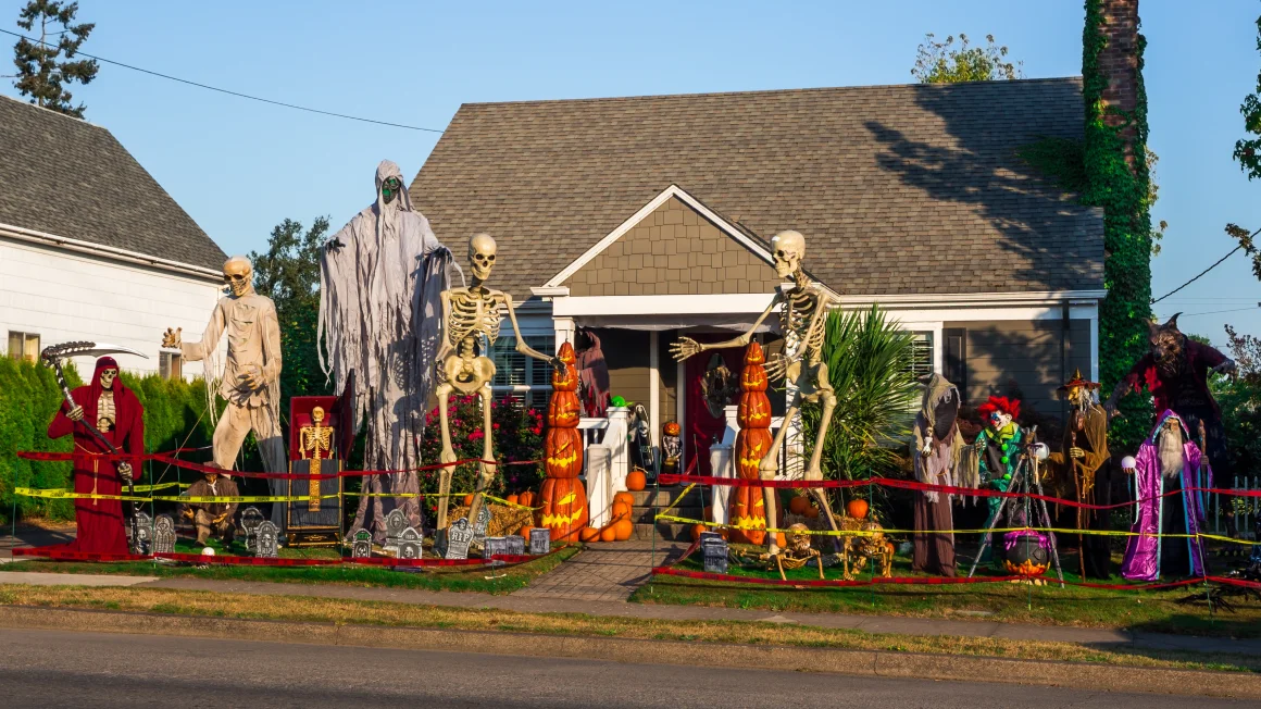 Home Safety Reminders: Decorating For Halloween - Velox® Insurance